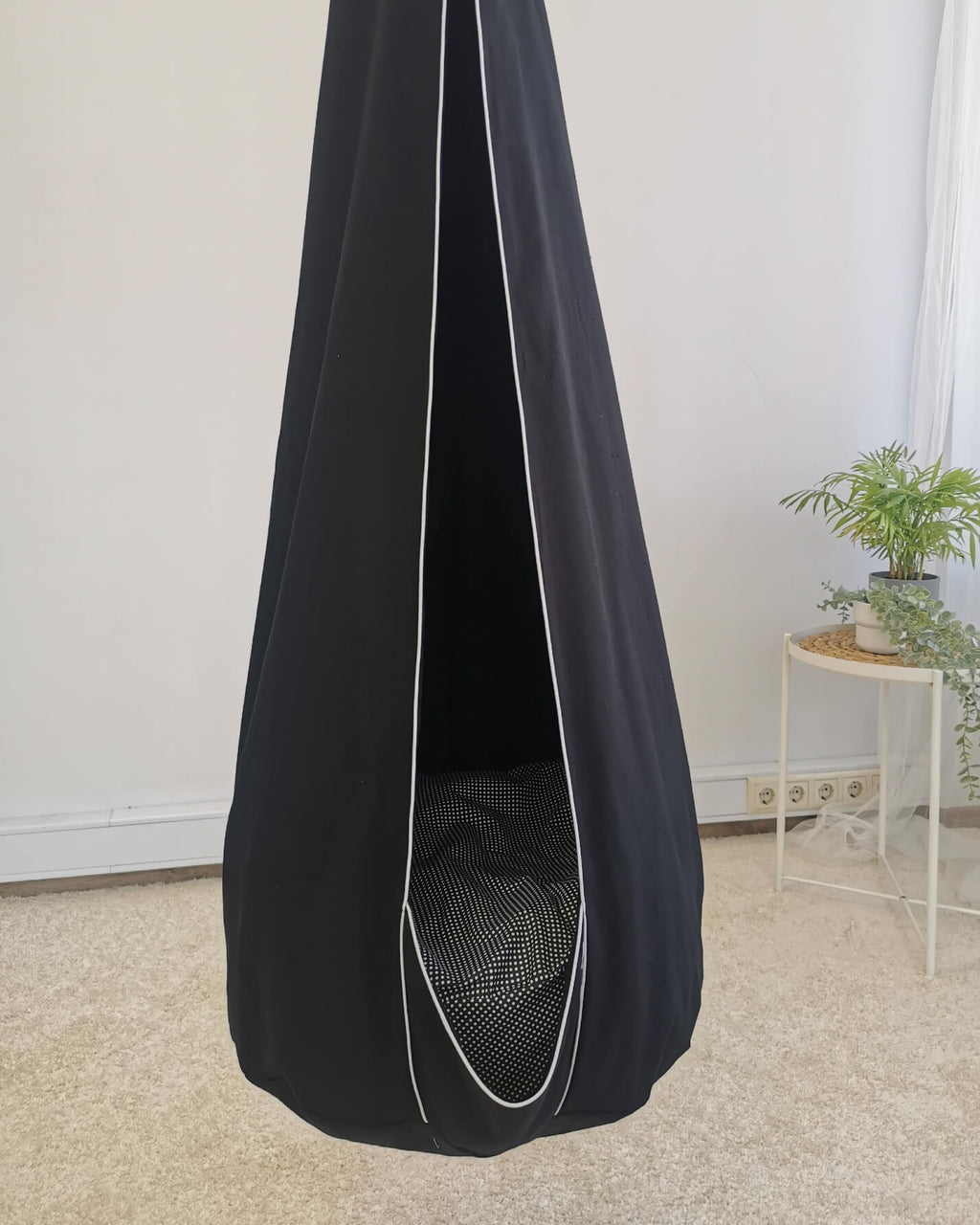 Hanging Cotton Cocoons – Cozy Indoor Lounger Seats